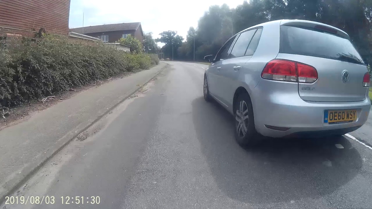 Cycling close pass, OE60WSF - YouTube