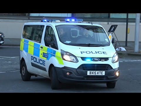 **HI-LOW** Metropolitan Police ERPT Ford Transit Mini Van responding ...