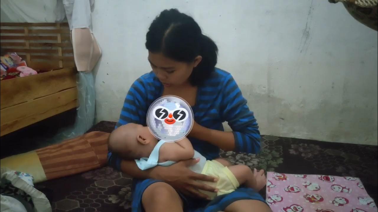 WANITA CANTIK MENYUSUI BAYI SAMBIL DUDUK - YouTube