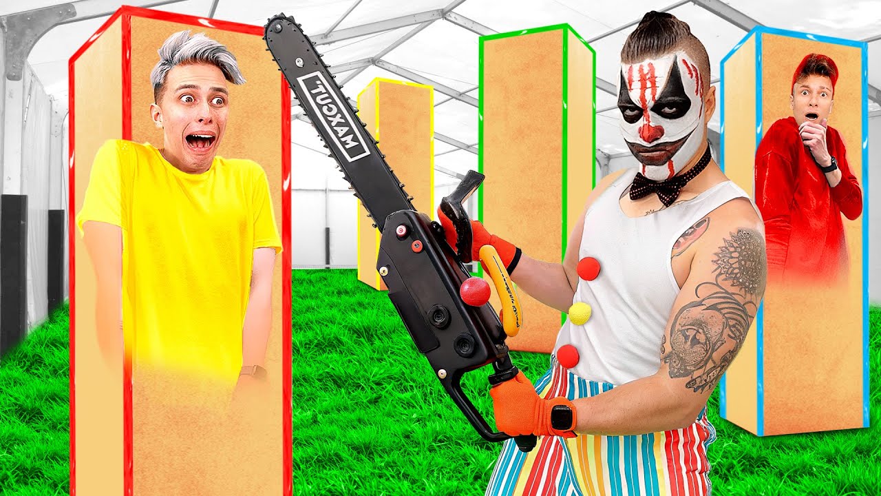EXTREME HIDE AND SEEK IN BOXES FROM CLOWNS CHALLENGE ! - YouTube