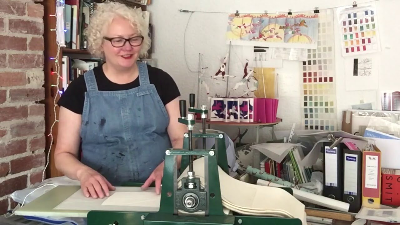 How to print Intaglio plates using the etching press - YouTube