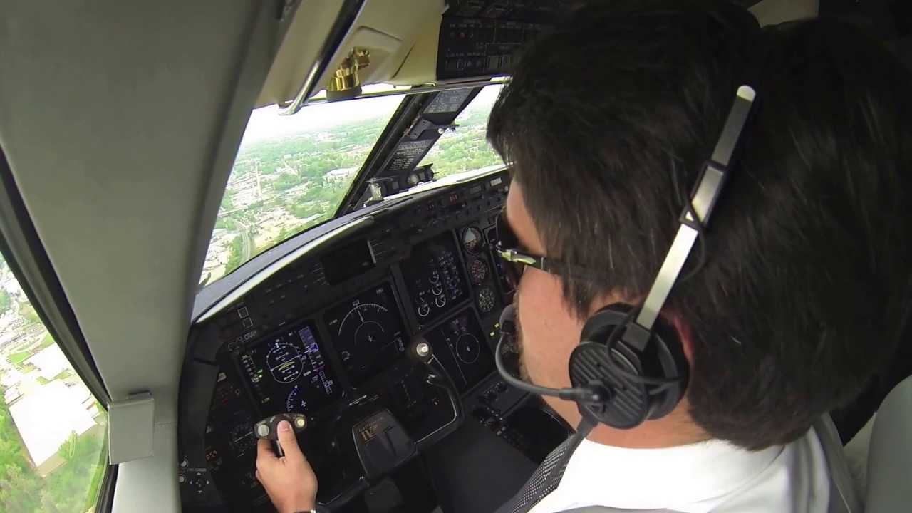 GIV landing in KGVL - YouTube