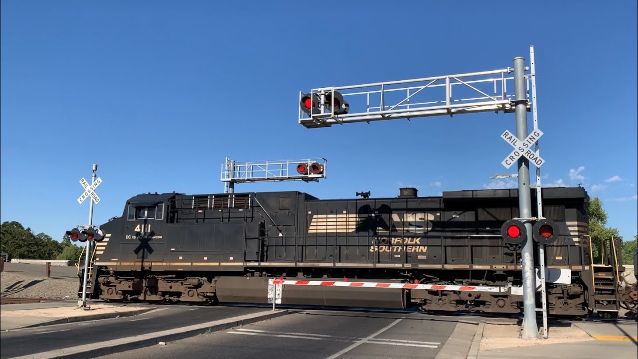 NS 4111 Leads Amtrak Coast Starlight #11 South - W. El Camino Ave. Railroad Crossing, Sacramento ...
