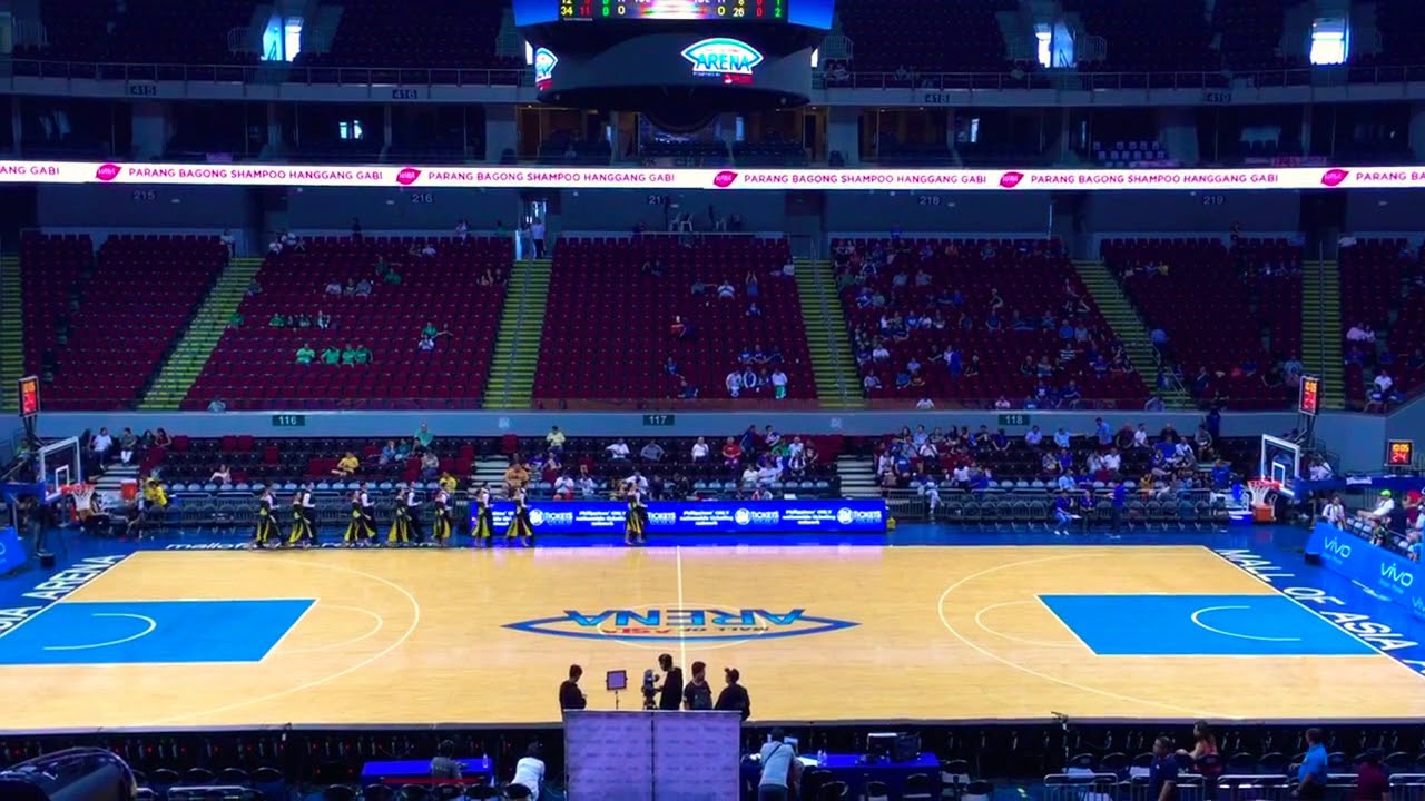 UST SINAG BALLROOM DANCE COMPANY (STANDARD) HALFTIME 111418 - YouTube