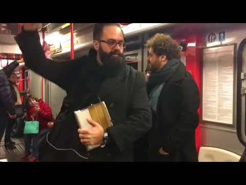 Flash mob in metro la Traviata di Verdi 2018  Spazio Teatro