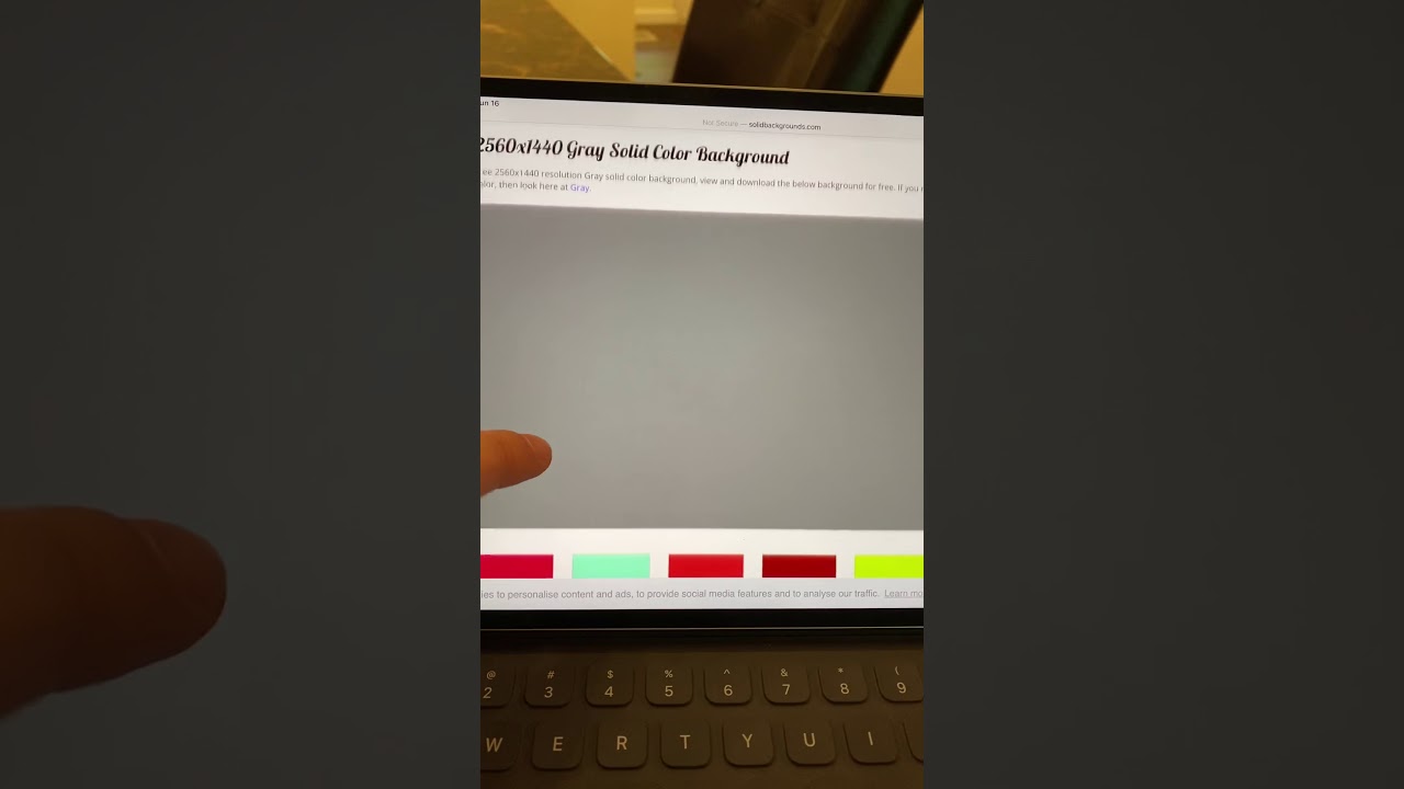 iPad Pro Screen Flicker on Grey - YouTube