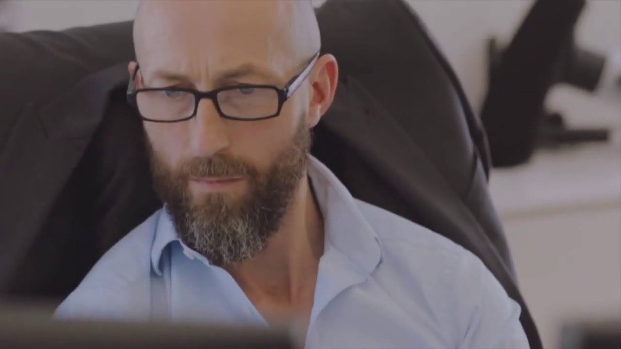 Wilbury Stratton Homepage Video - YouTube