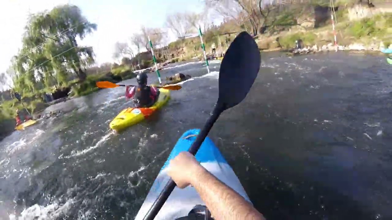 @Escuela de kayak Aguas Claras Pista de Slalom - Quequén 2022 - YouTube