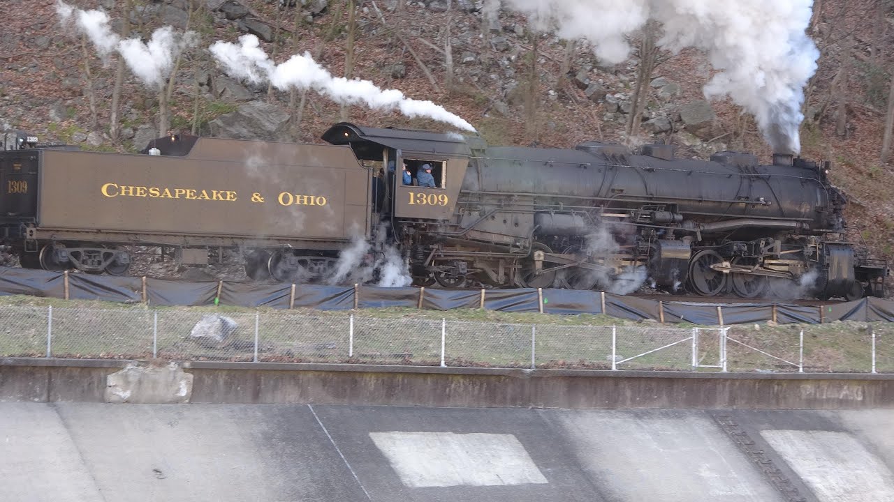 Steam locomotive Chesapeake & Ohio 1309 cuts through the Cumberland ...