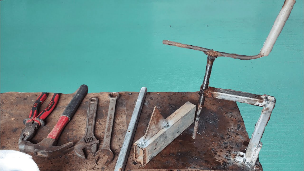 A Unique Idea According To The Engineer ! I made a simple table clamp ...
