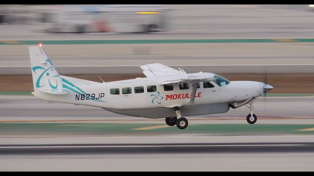 Mokulele (Southern Airways Express) Cessna 208 [N829JP] landing in LAX ...
