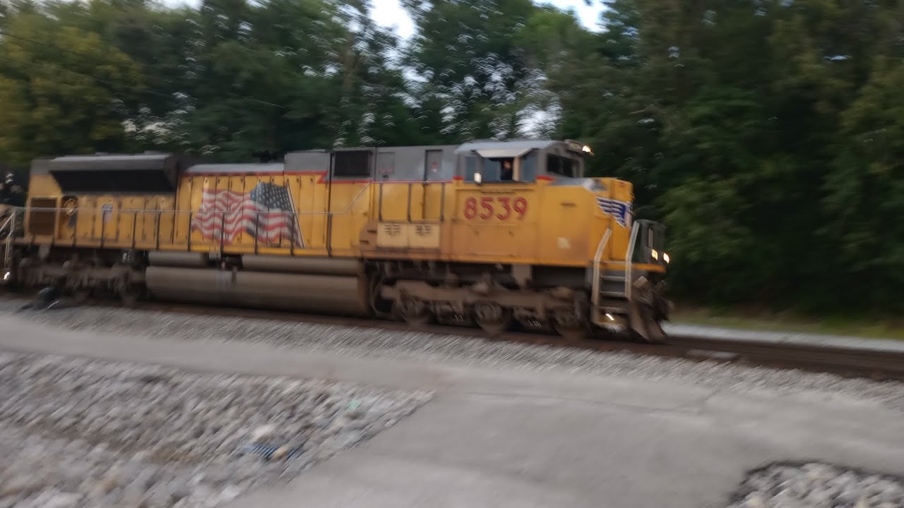 UP 8539 leads NS 179 with UP/NS MID DPU - YouTube