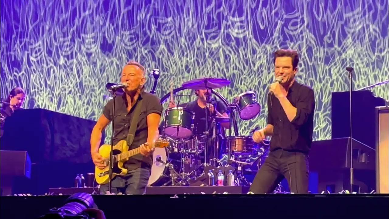 The Killers w Bruce Springsteen - Badlands LIVE@ Madison Square Garden NYC 10/1/2022 - YouTube