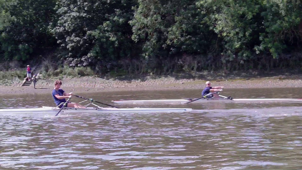 sculling courses at Tideway Scullers School - YouTube