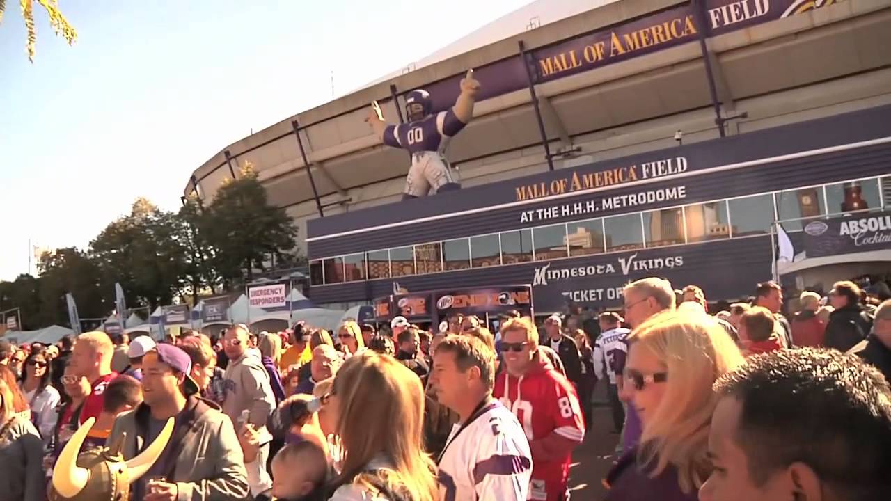 Minnesota Vikings Pep Rally at Mall of America - YouTube