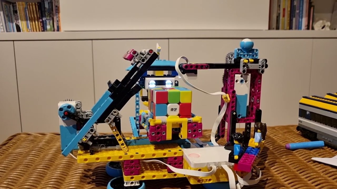 Lego spike prime Primecuber - YouTube