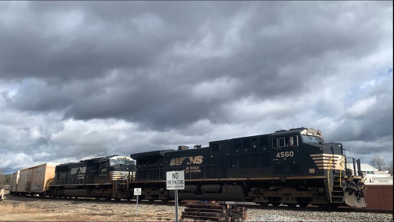 NS #4560 & NS #1805 Lead 242 in Daylight by East Spartanburg on the W-Line!! - YouTube