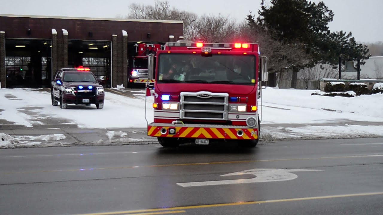 Waterloo Fire Rescue - Pumper 21, Car 223 & Aerial 21 Responding - YouTube