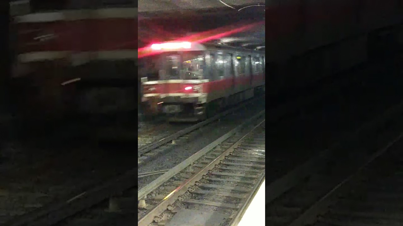Mbta red line central square - YouTube