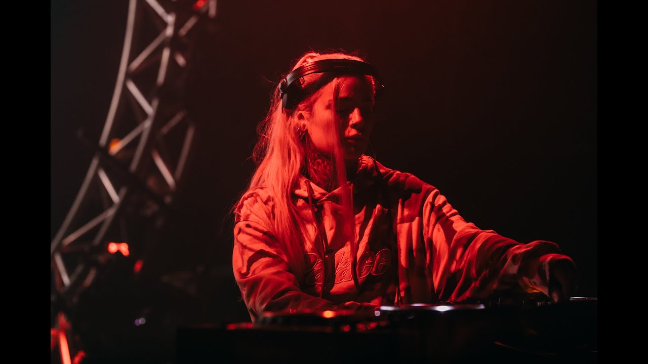 Fleur Shore @ Michael Bibi presents Isolate 18.12.2021 - The Warehouse ...