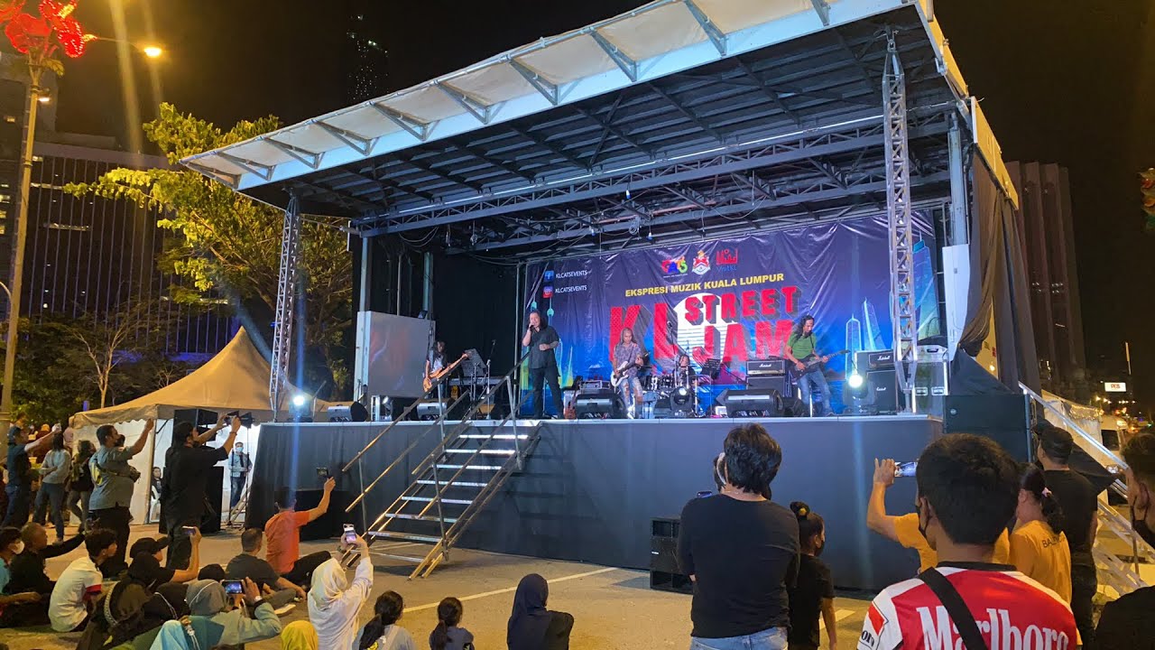 KL Jam Di Dataran Merdeka Anjuran DBKL PART 2 - YouTube