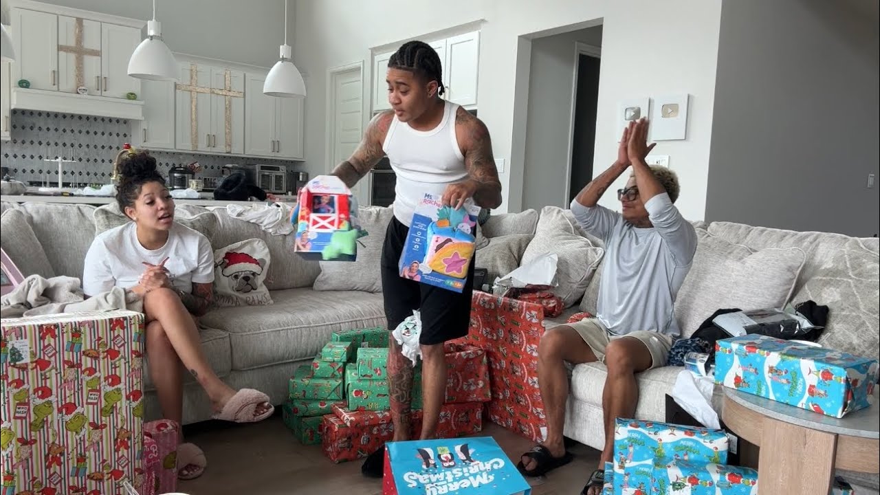 A DAM FAM CHRISTMAS 🎄🎅🏽‼️ - YouTube