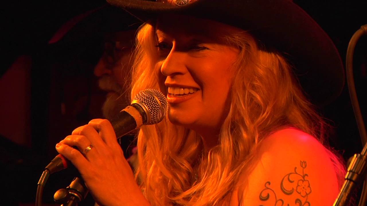 Merle Haggard Memorial Tribute My Favorite Memory - YouTube