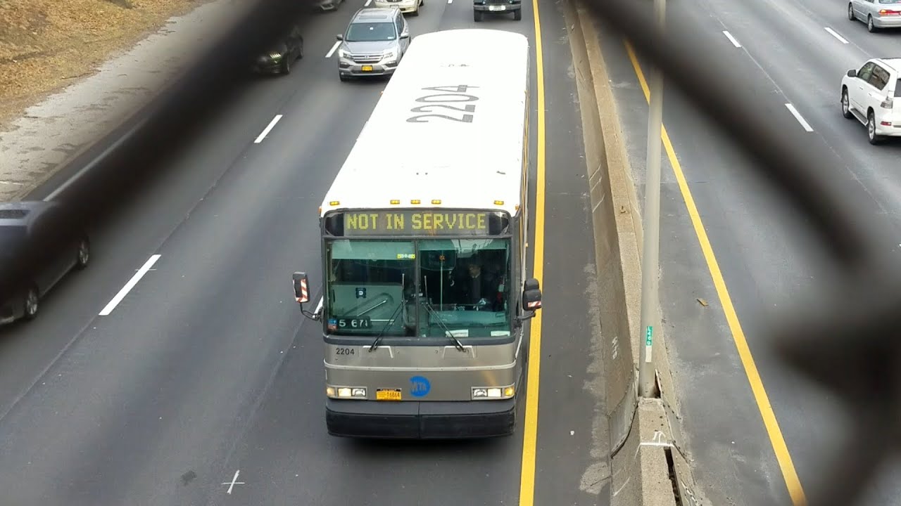 MTA Bus Company: 2001 MCI D4500 2204 Not In Service On The Long Island ...
