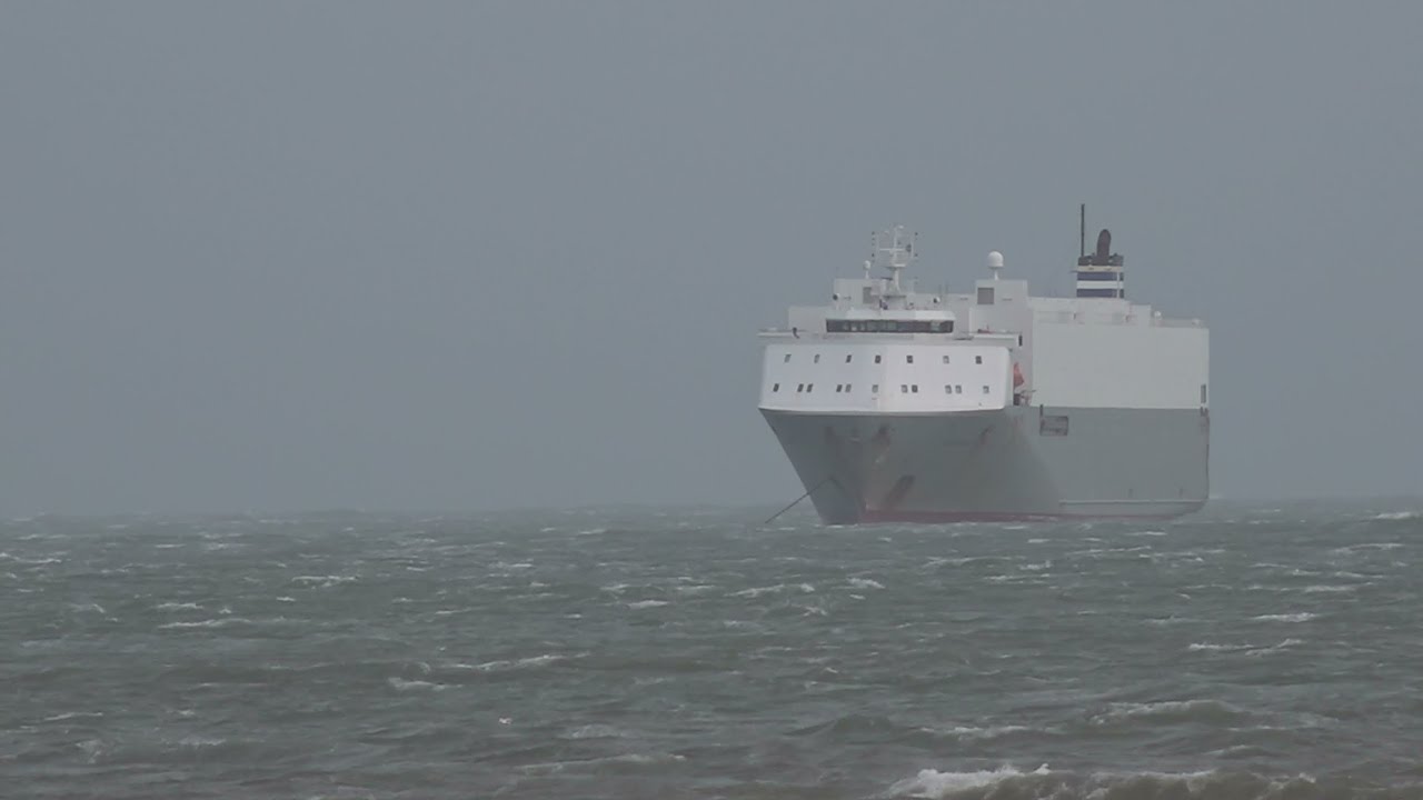 Auto Baltic riding out rough weather Rosslare Harbour - YouTube