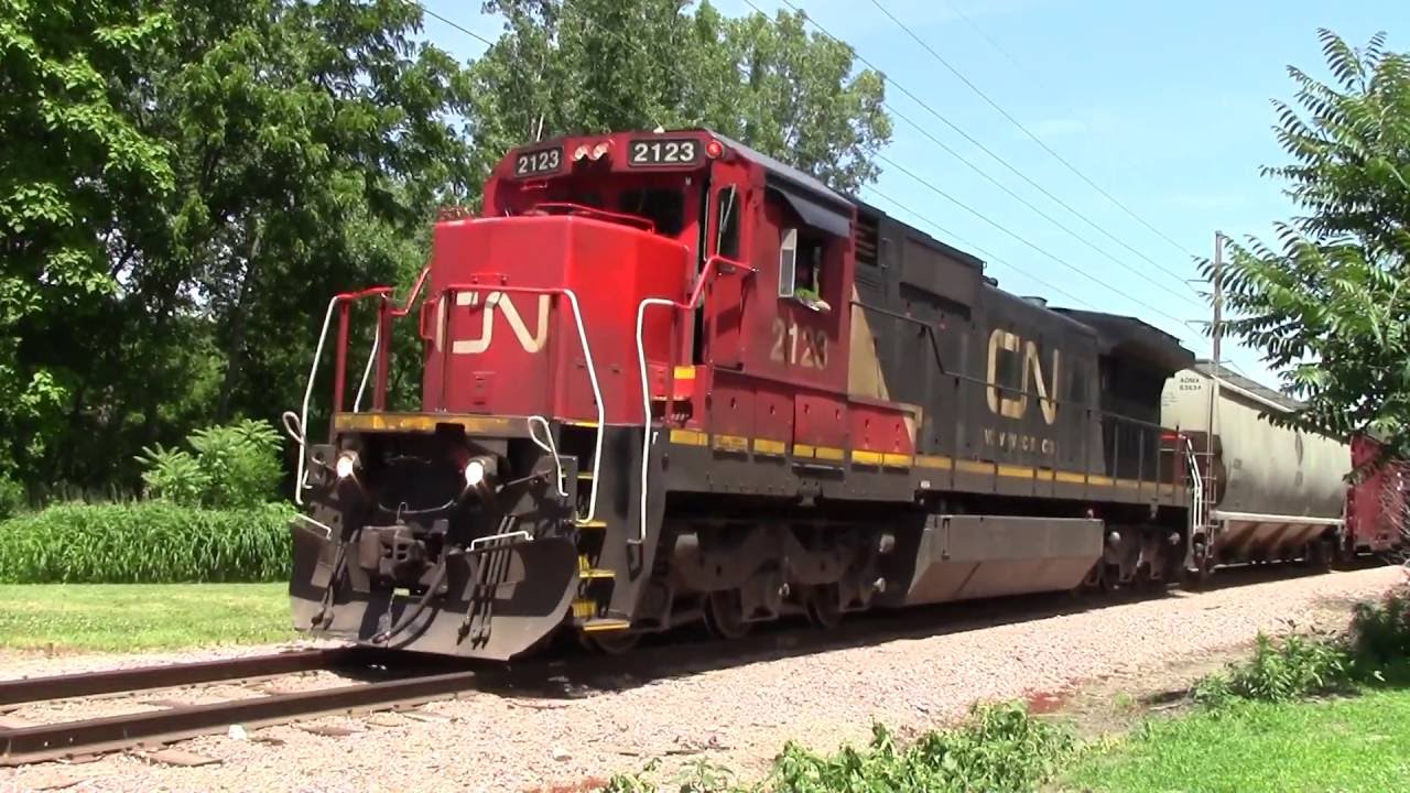 2 CN trains in Cedar Rapids, IA - YouTube