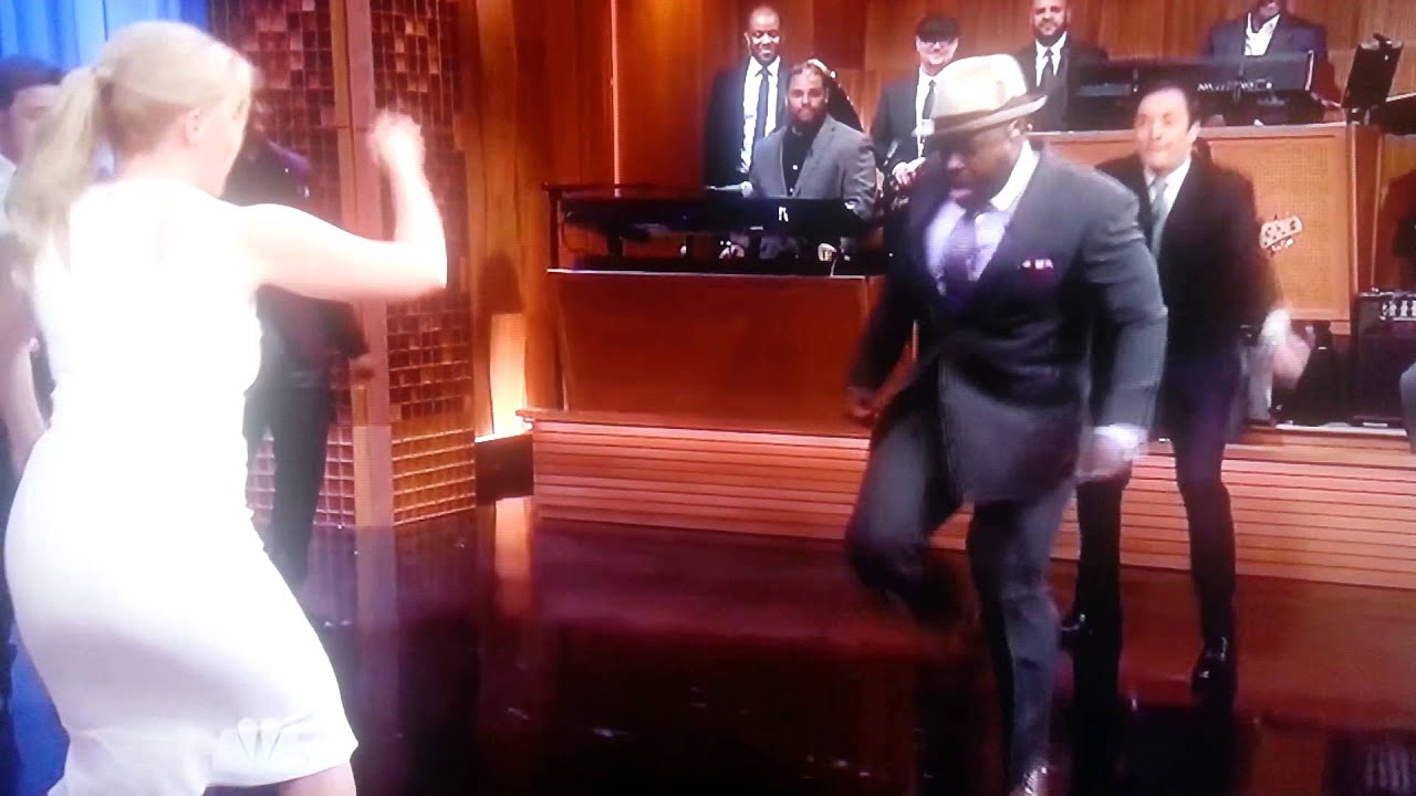 Jimmy Fallon and Amy Schumer Jump Air Double Dutch - YouTube