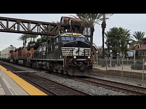 BNSF Intermodel Train at Fullerton Station with NS #4332 leader #norfolksouthern #bnsf - YouTube
