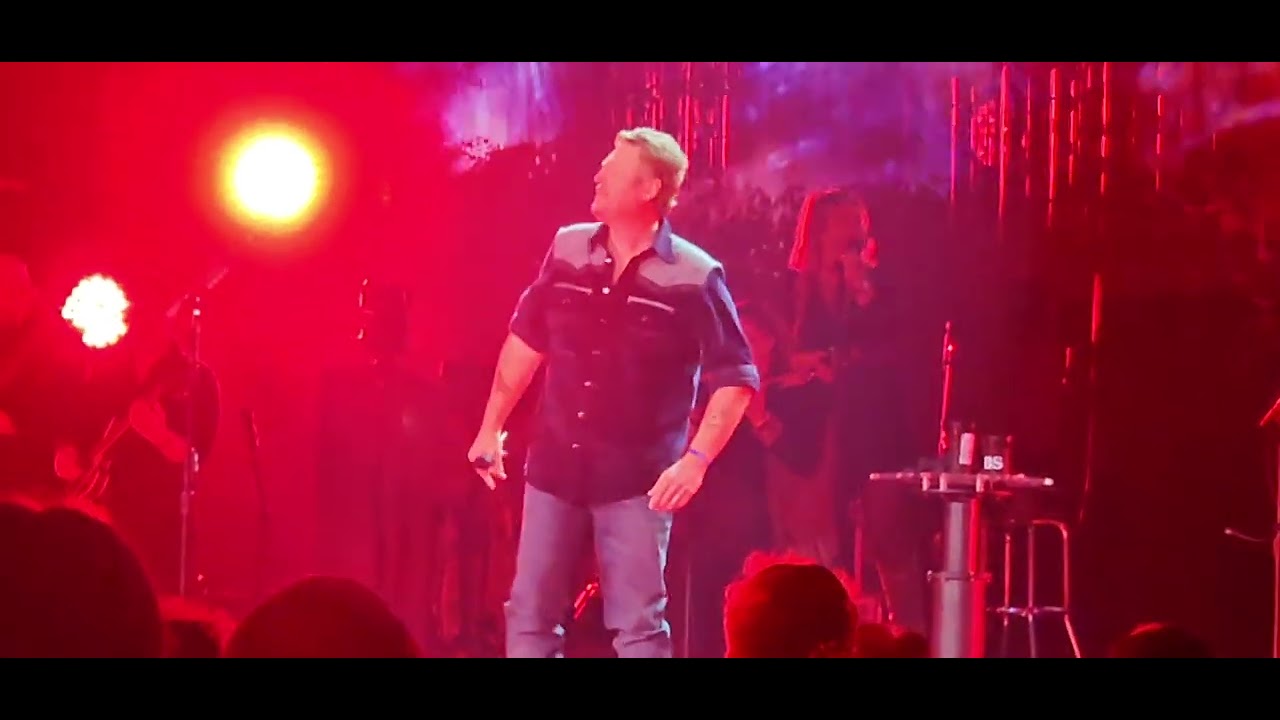 BLAKE SHELTON @ Rupp Arena "God's Country" 2/27/25 - YouTube