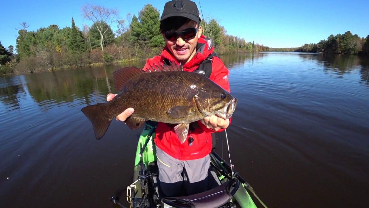 61 DEGREES Wisconsin River: CRAZY Fall Smallmouth Fishing! - YouTube