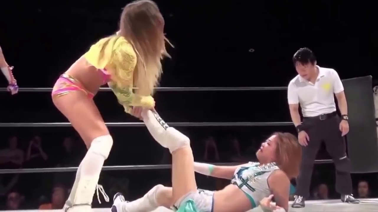 Chelsea Spinning Toe Hold - YouTube