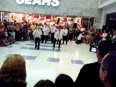 The Phantoms en Sears plaza del norte Hatillo! - YouTube