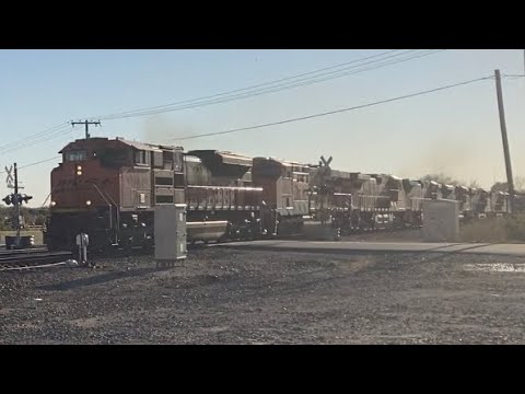 BNSF 8784 East 11/01/20 - YouTube