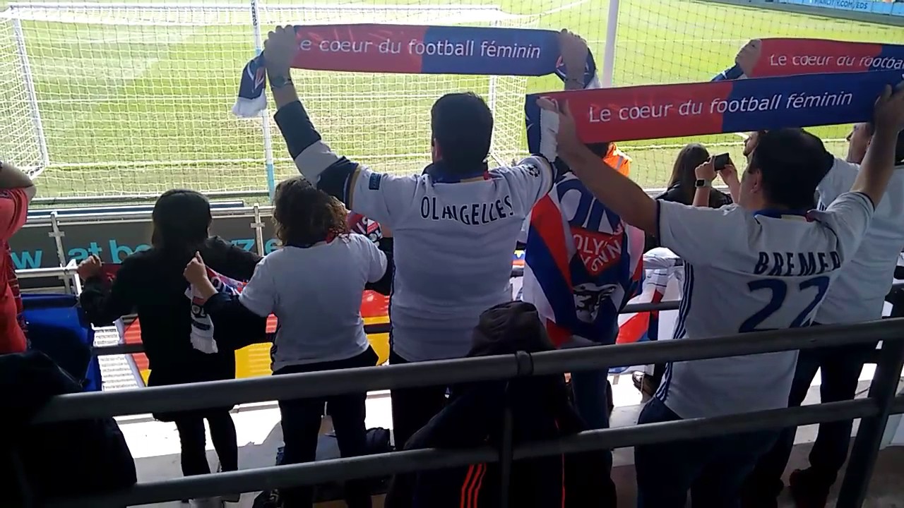 Olympique Lyonnais Féminin fans at Manchester City Women - YouTube