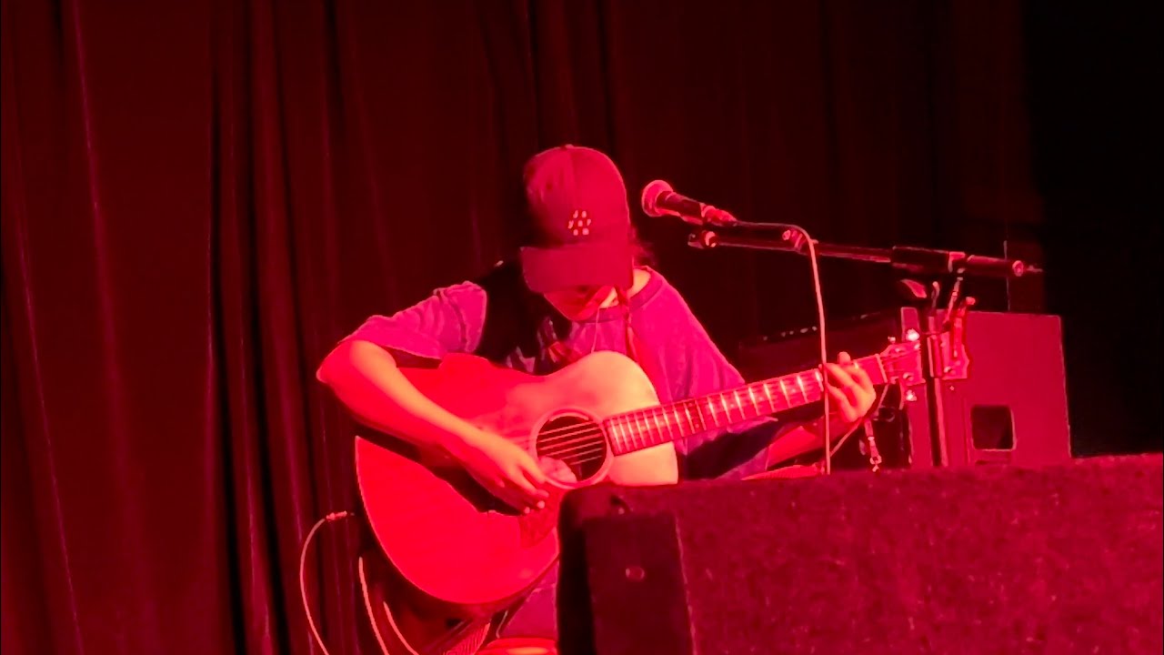 Chloe Beth - Be Alright (Live in Norman, OK) - YouTube
