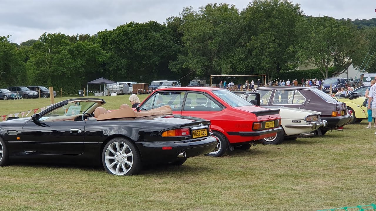 Classic Cars at Christow Show. Part 1 - YouTube