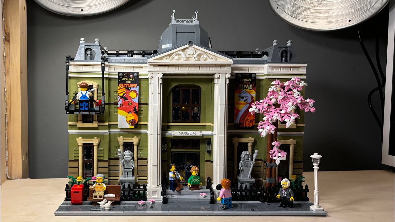 Lego natural history Museum| set 10326 - YouTube