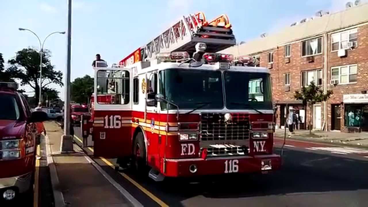 FDNY Ladder 116 Bringing Down Their Ladder At A 10-60 Major Emergency ...
