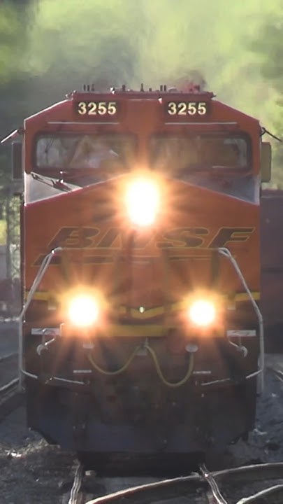 BNSF Officer Car Special passes Mableton, GA #bnsf #railfanning #masters - YouTube