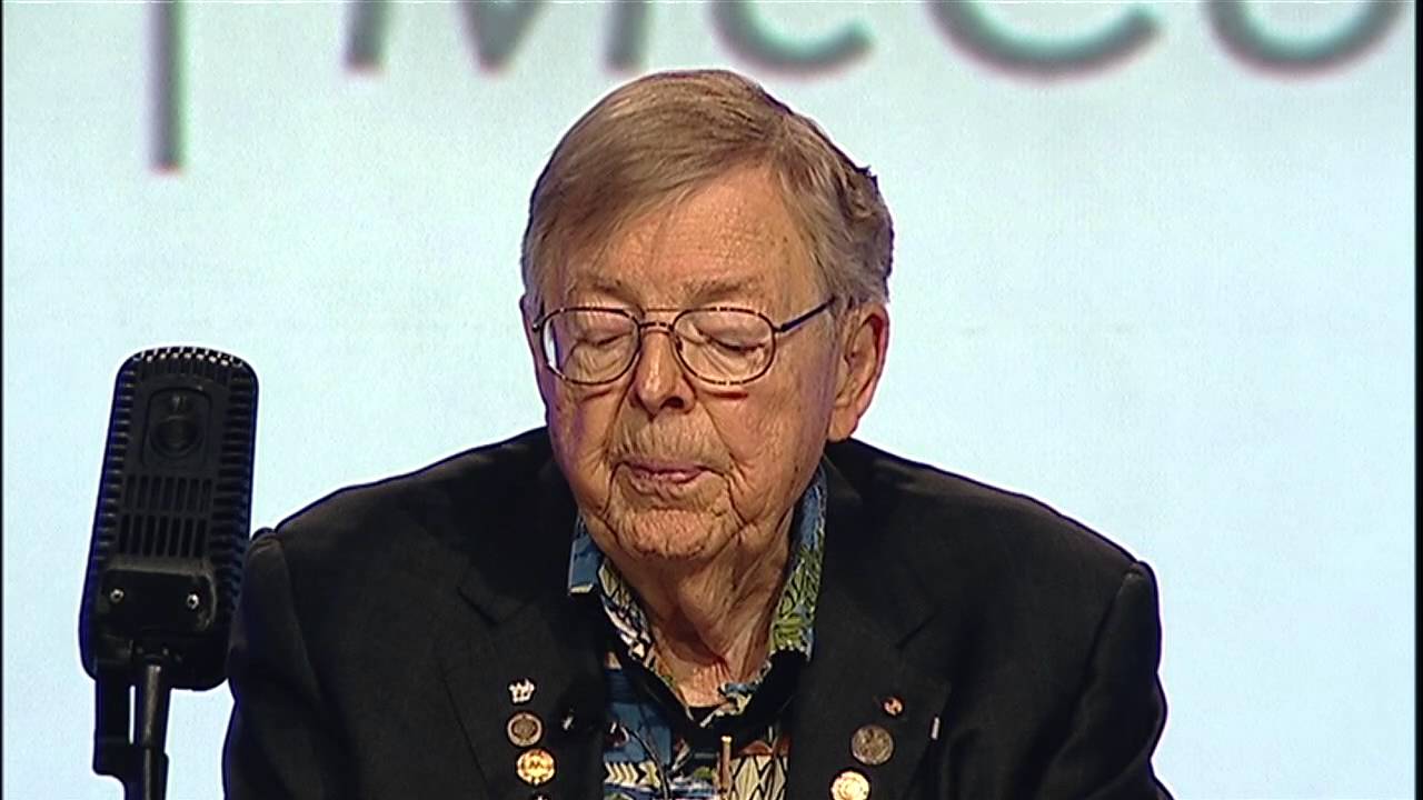 Medtronic Co-Founder Earl Bakken Receives AdvaMed Lifetime Achievement ...