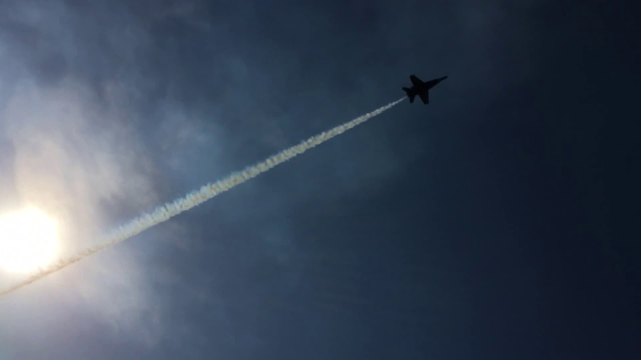 Blue Angels Solo Low Pass Fleet Week 2019 San Francisco California (Fri ...