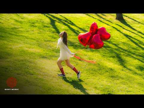 Işıl Ayman - SEVİYORUM ULAN (Lyric Video)