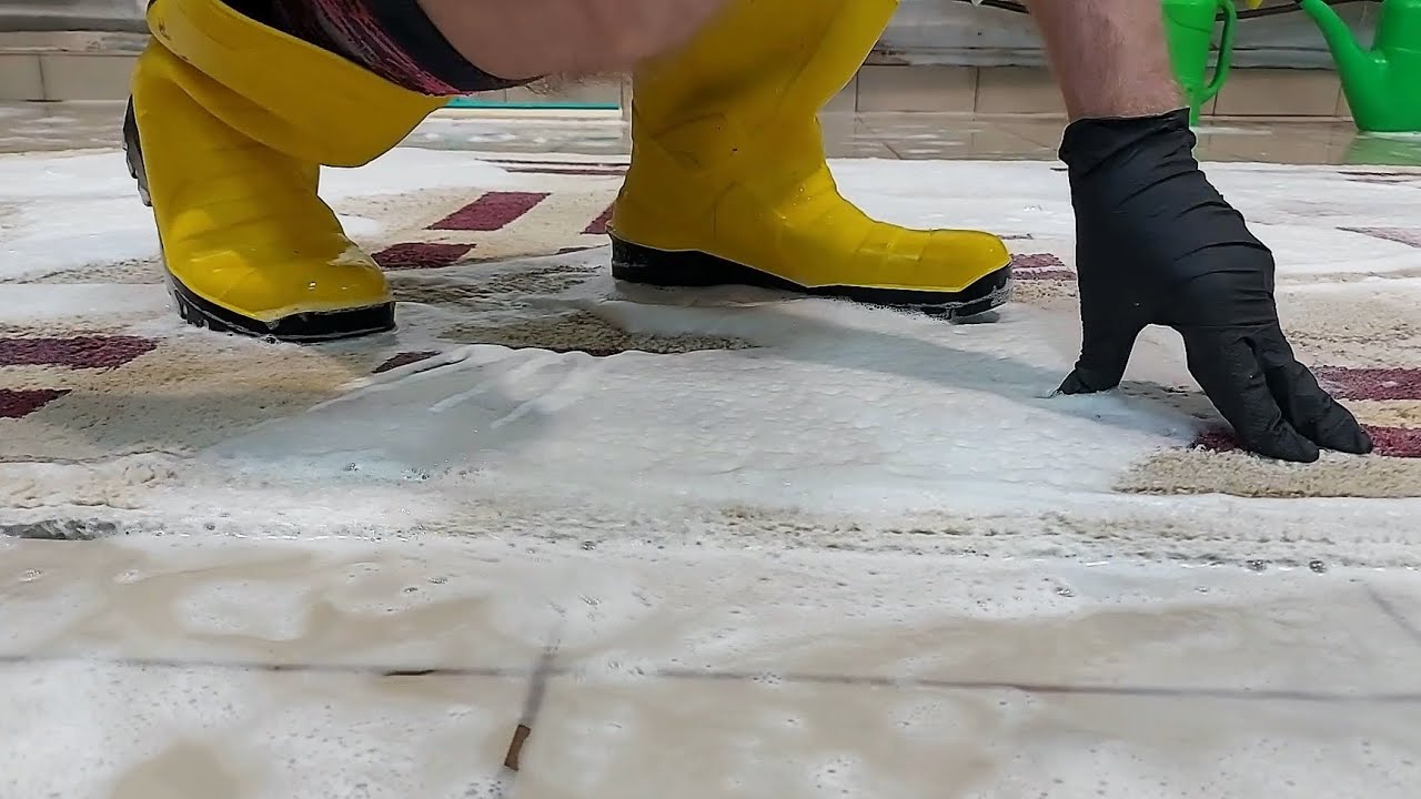 The heavily trampled beige rug is becoming like new: another impressive ...