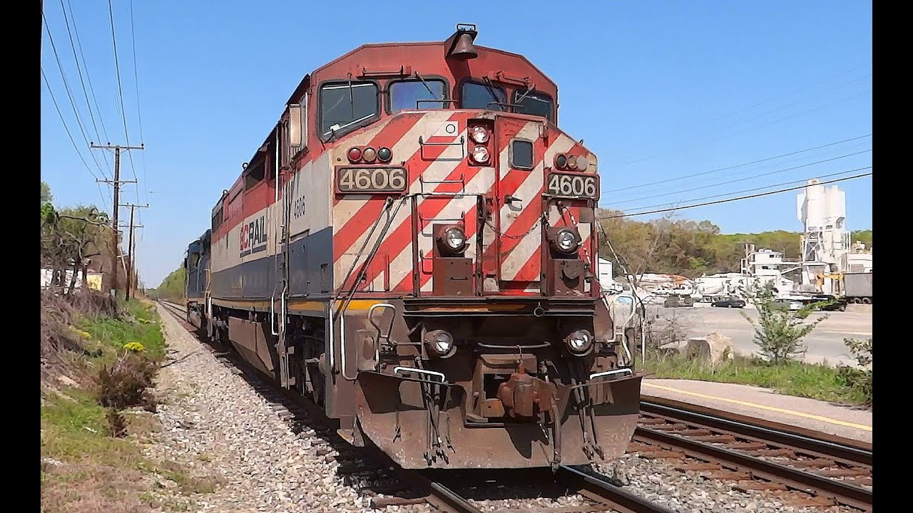 CSX SD40-3 & BCRail C40-8M on Q226 Light Power - YouTube