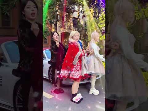 Joker and Harley Quinn compete to dance!#joker  #shorts