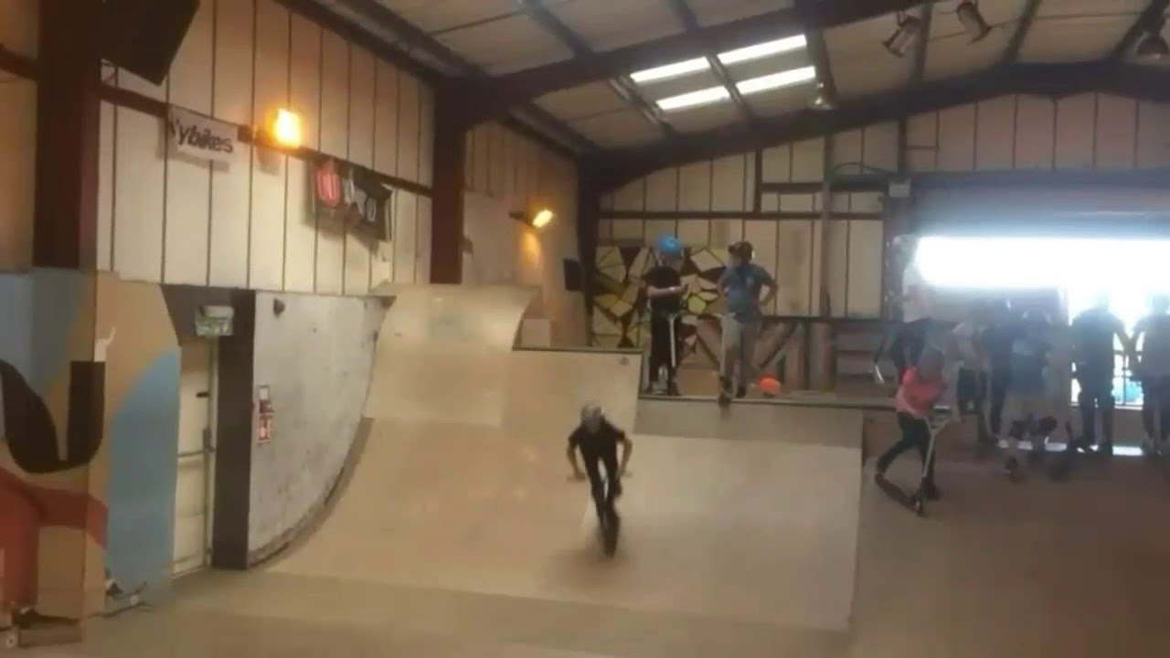 A chill day at Unit 1 skatepark - YouTube
